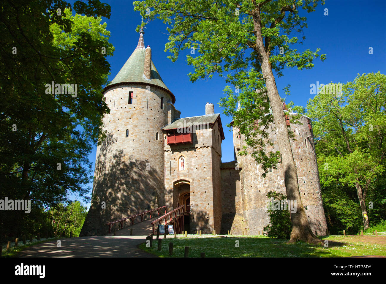 Castell coch cardiff hi-res stock photography and images - Alamy