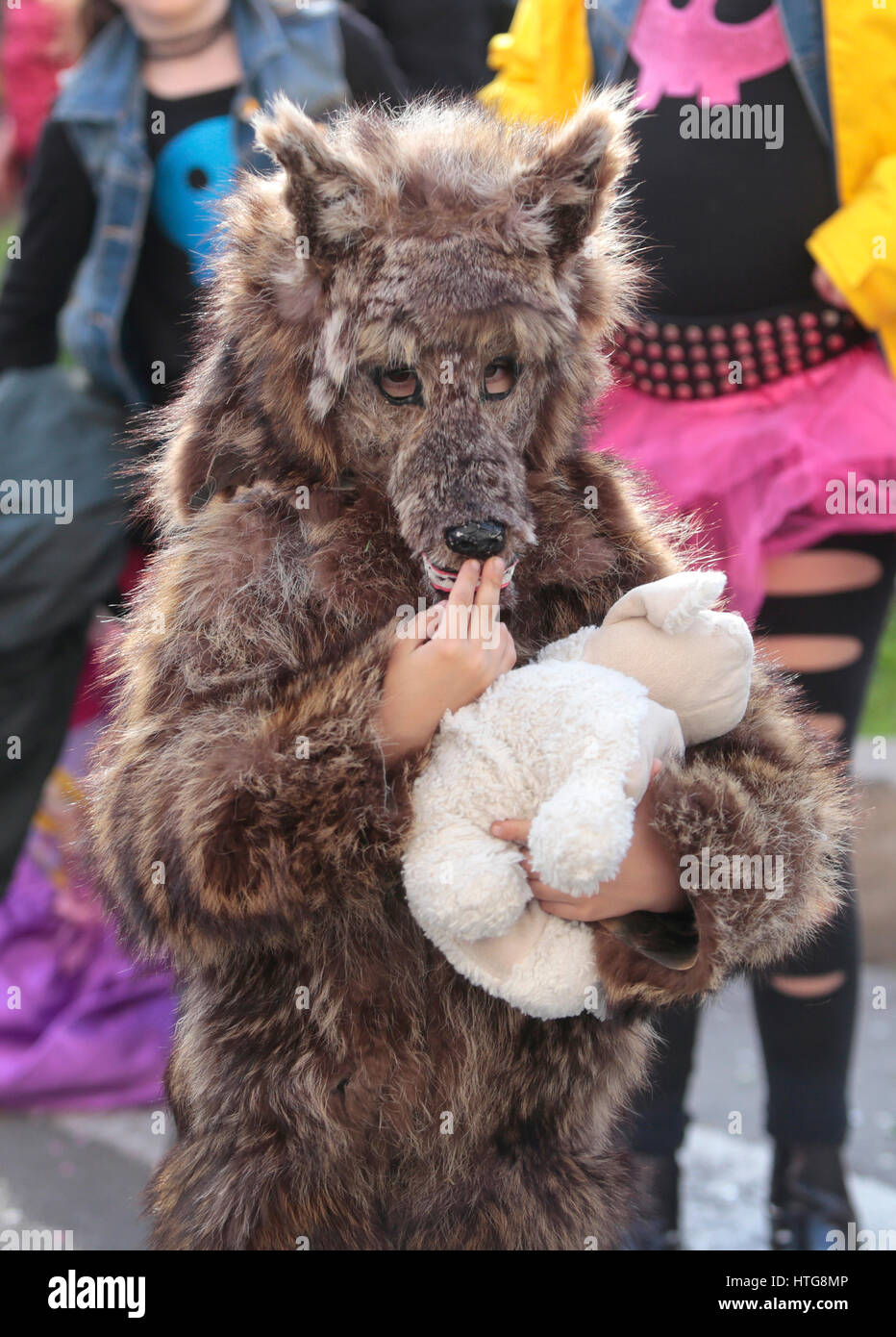Disguise party hi-res stock photography and images - Alamy