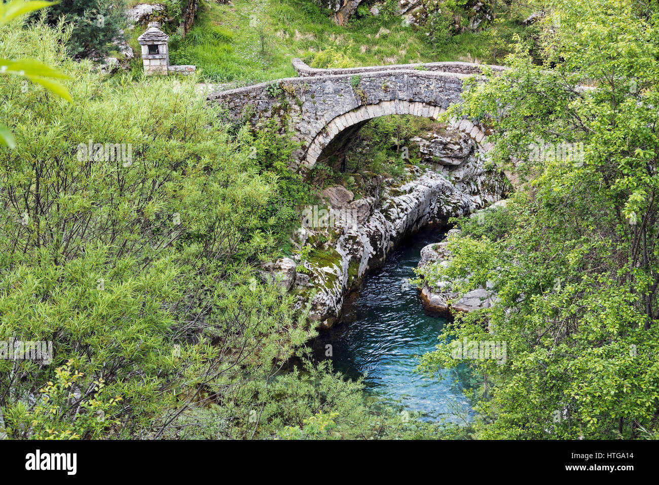 Traditional stone bridge hi-res stock photography and images - Alamy