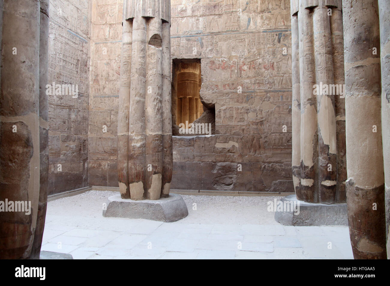 Offering chapel in the Temple of Amun at Luxor Temple Stock Photo - Alamy Offering chapel in the Temple of Amun at Luxor Temple Stock Photo - Alamy
