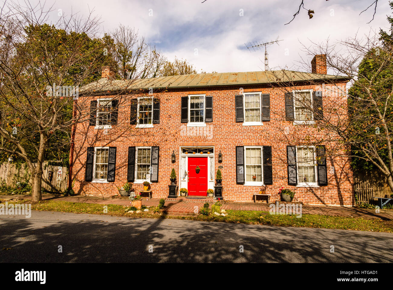 L-Shaped brick house, 211 East High Street, Shepherdstown, West ...
