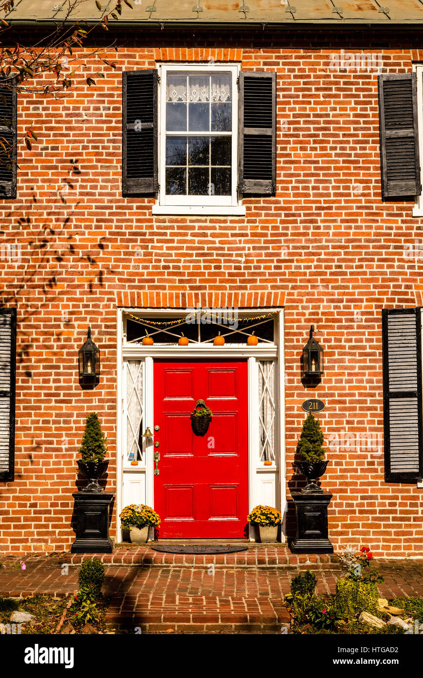 L Shaped Building High Resolution Stock Photography and Images - Alamy