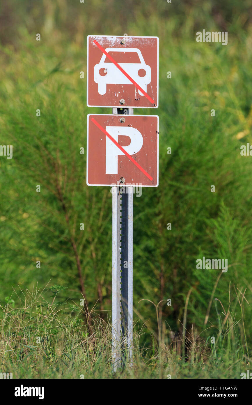 Sign indicating no cars and no parking Stock Photo - Alamy