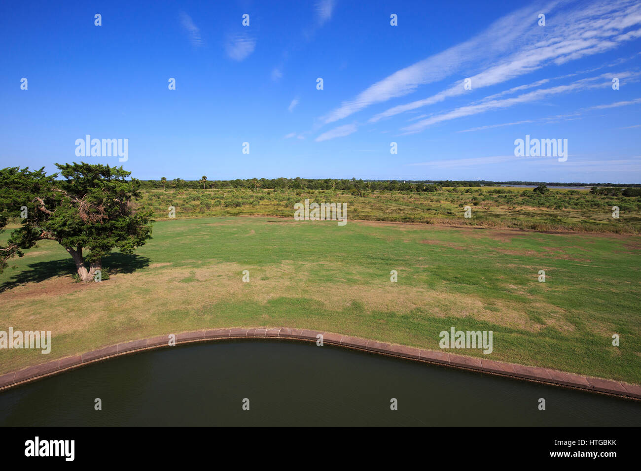 Fort with moat hi-res stock photography and images - Alamy