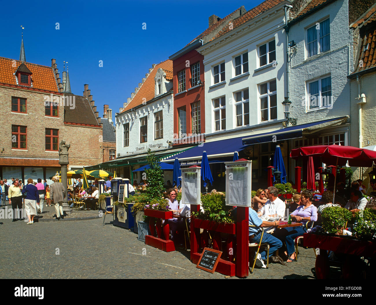 Pavement cafe restaurant bruges belgium hi-res stock photography and ...
