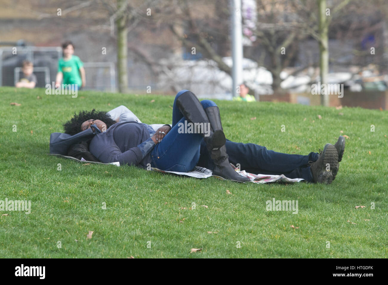 Spring like temperatures hi-res stock photography and images - Alamy