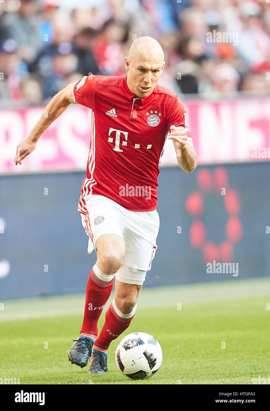 Munich, Germany. 11th Mar, 2017. Arjen ROBBEN, FCB 10 drives the ball ...