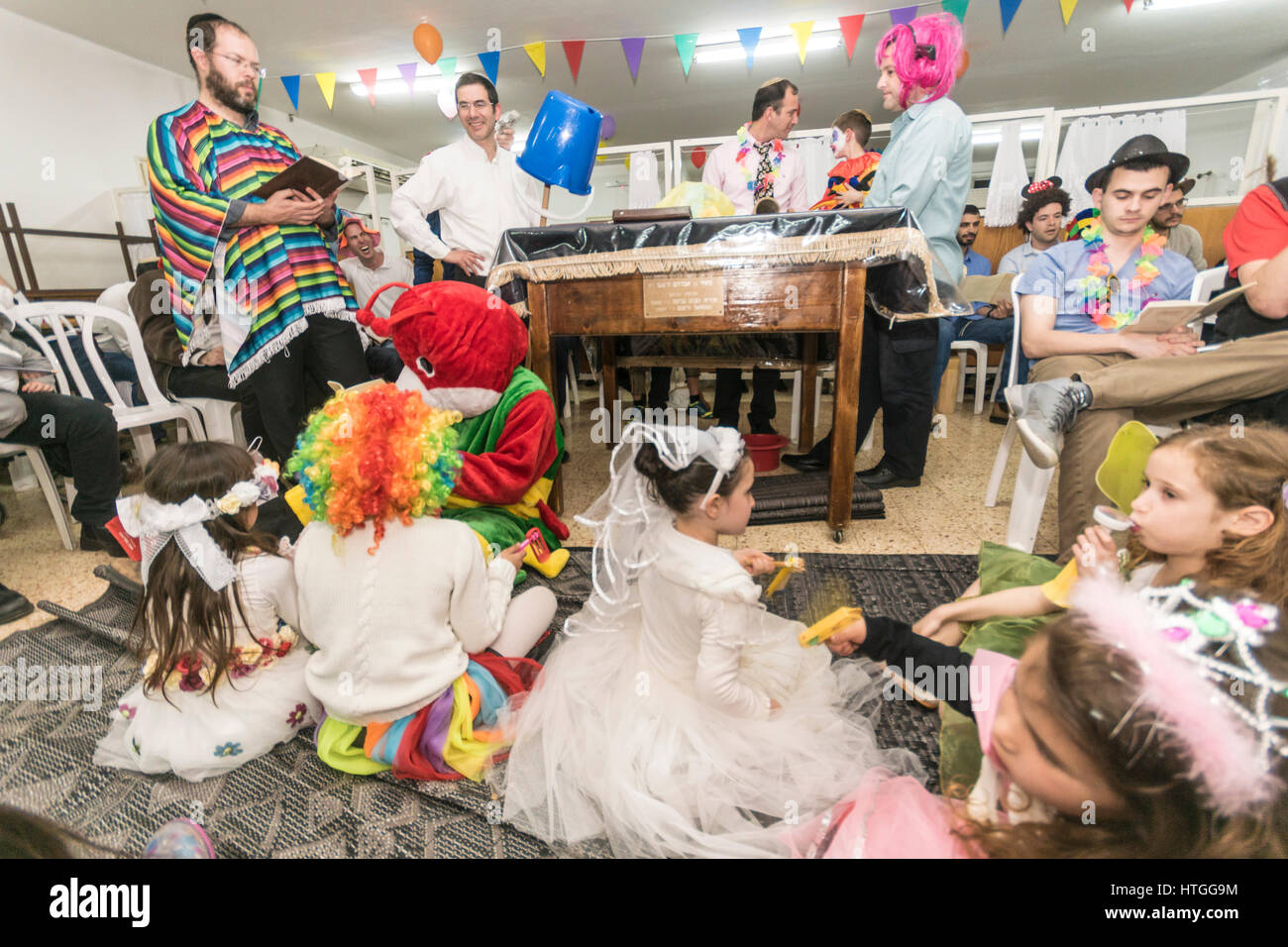 Elkana, Israel. 11th Mar, 2017. Purim holiday celebrations, Elkana ...