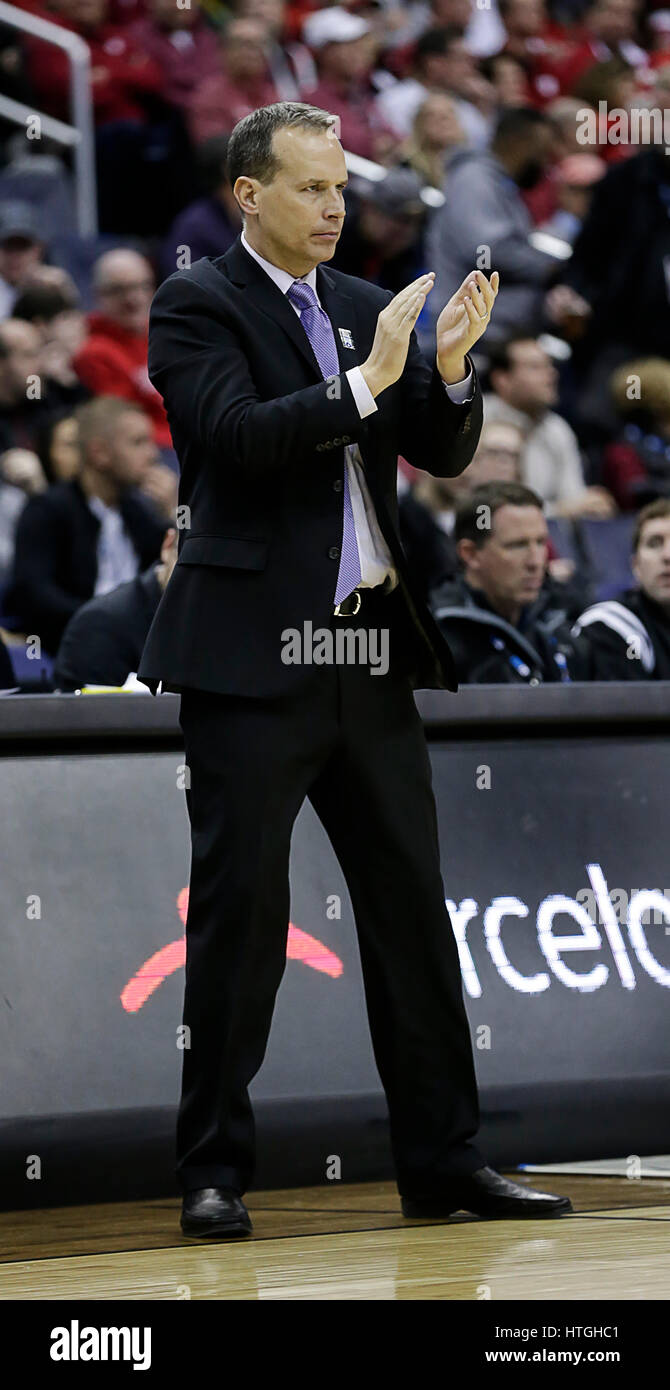 Chris collins basketball hi-res stock photography and images - Alamy