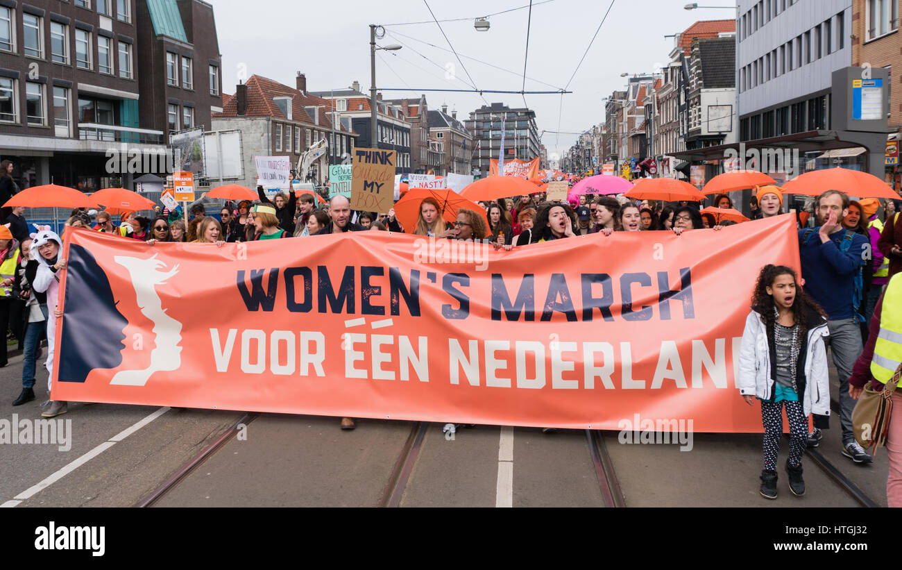 Equality slogans hi-res stock photography and images - Alamy