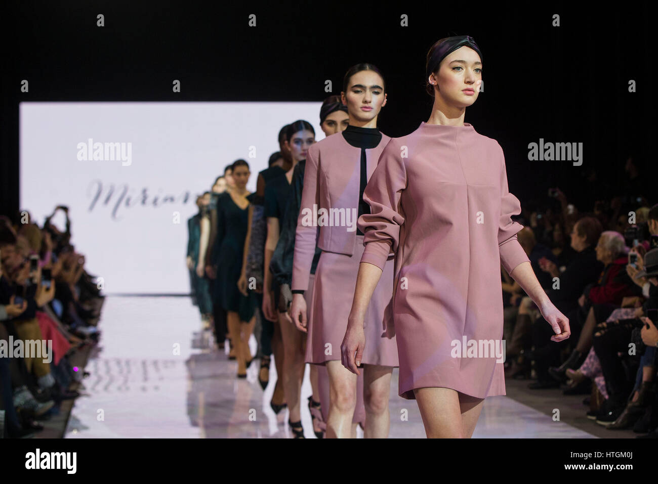 Toronto women's fashion week 2017 hi-res stock photography and images ...