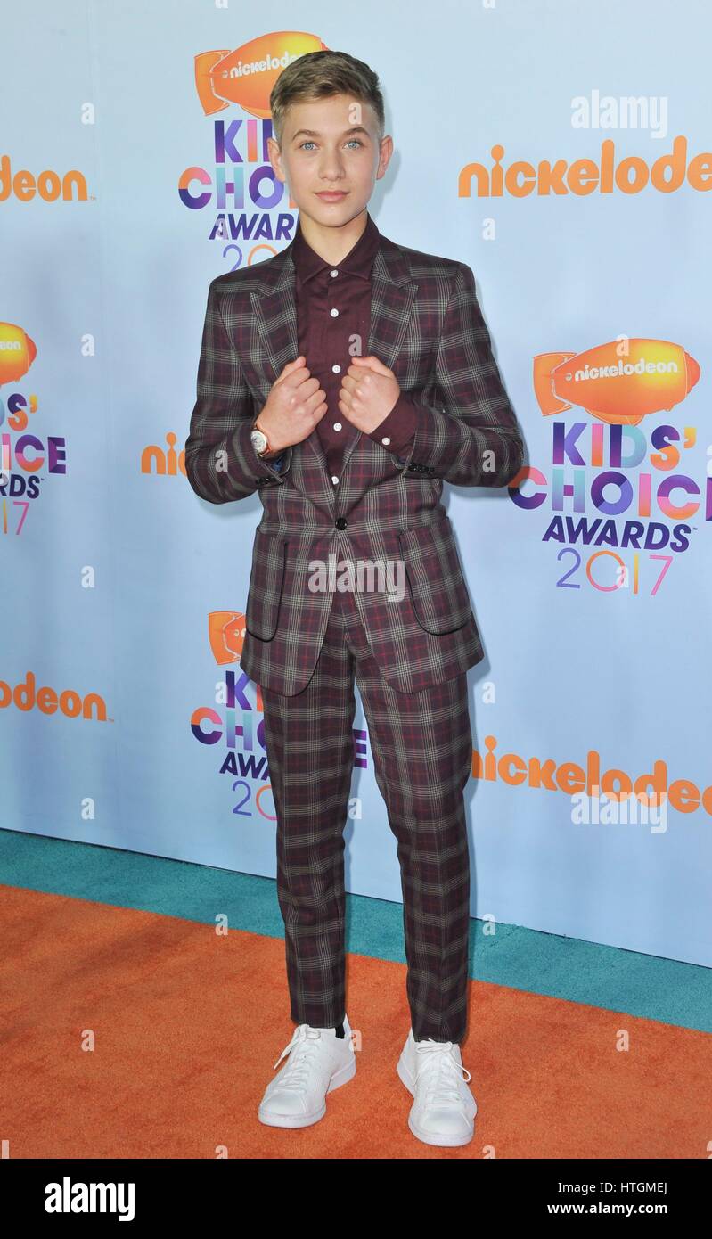 Los Angeles, CA, USA. 11th Mar, 2017. Thomas Kuc at arrivals for ...