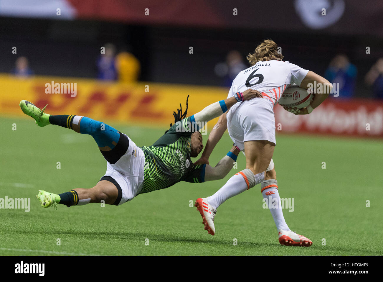 Rugby players tackling hi-res stock photography and images - Alamy