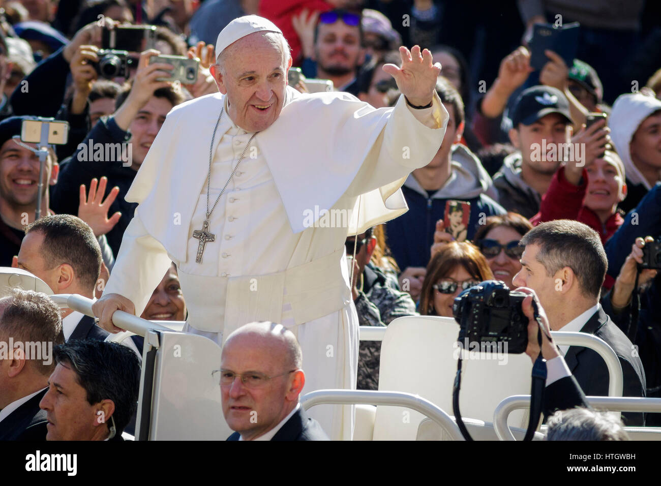 Vatican City, Vatican. 15th March, 2017. Pope Francis greets the ...