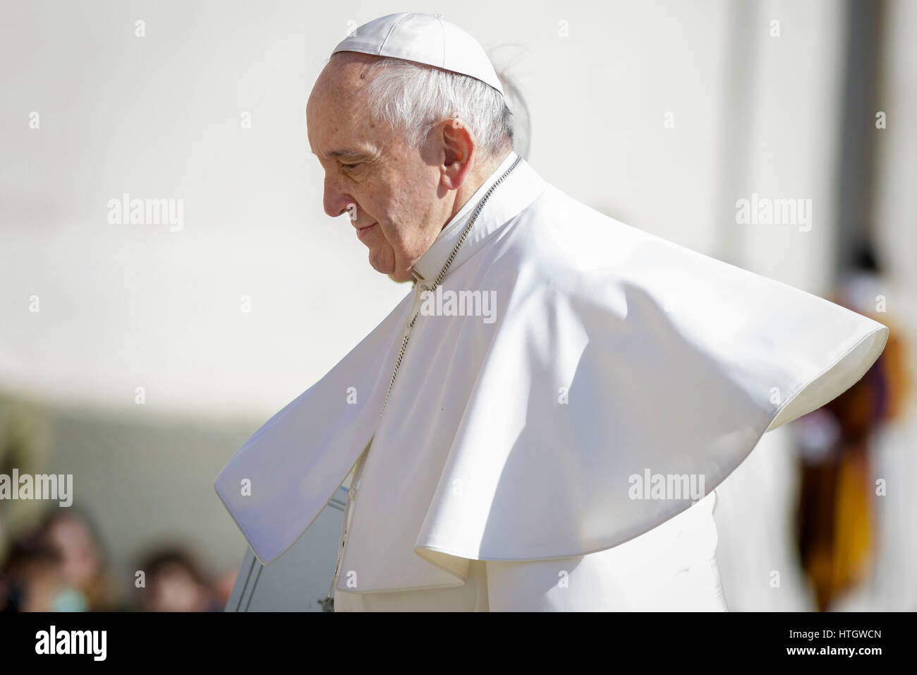 Vatican City, Vatican. 15th March, 2017. Pope Francis arrives to ...