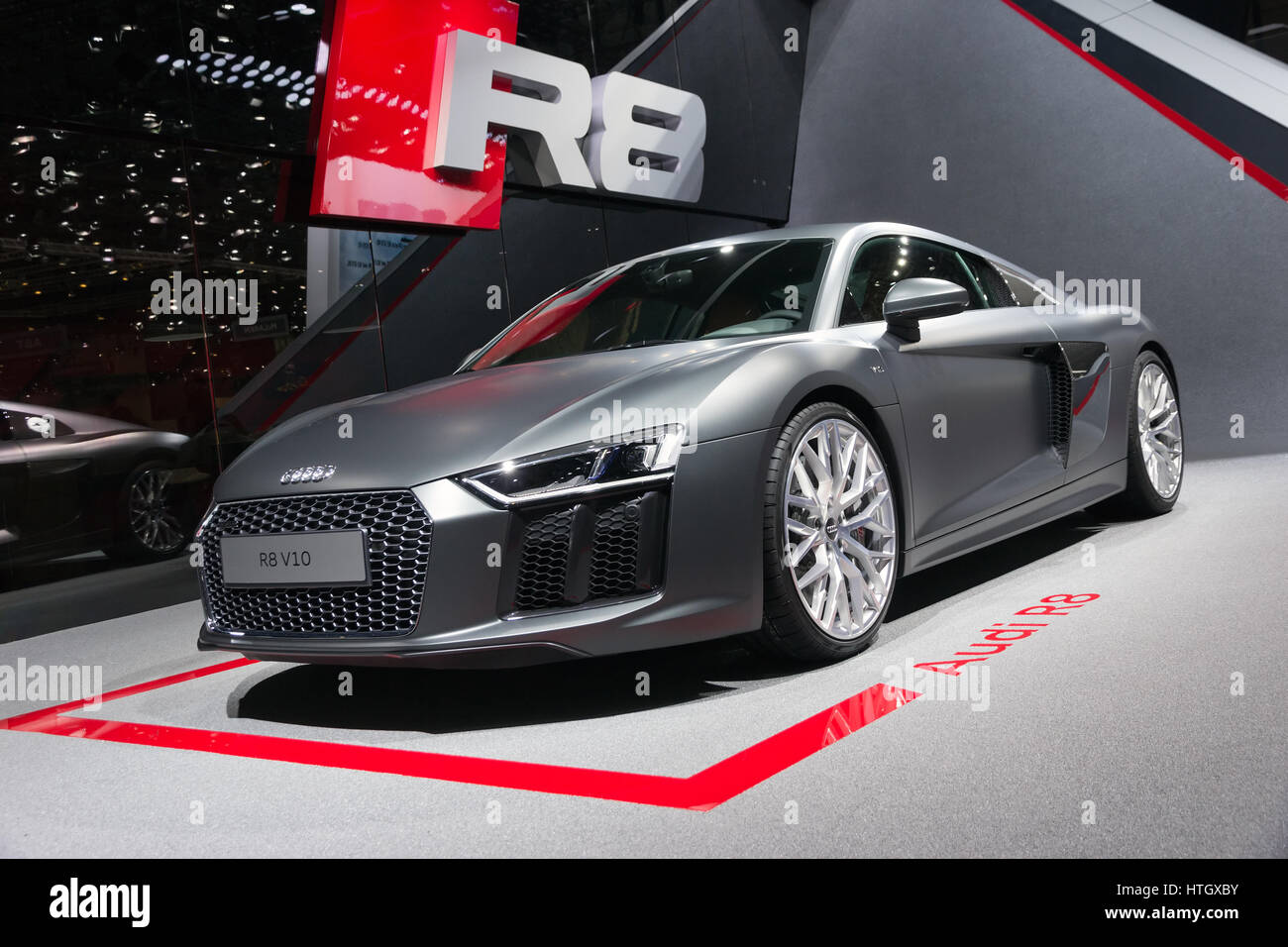Audi r8 hi-res stock photography and images - Alamy
