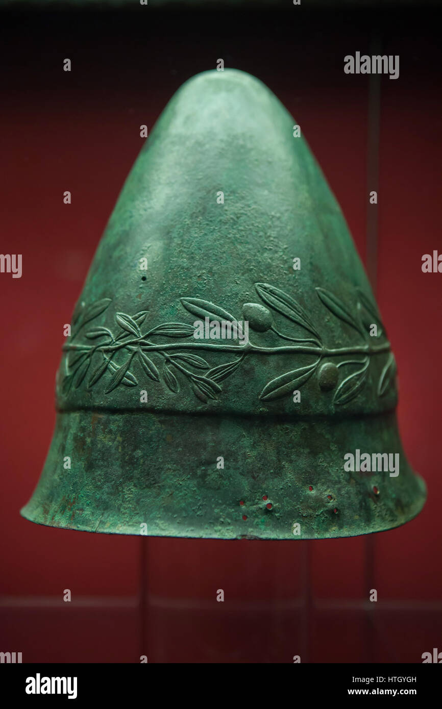 Armor armour museum helmet hi-res stock photography and images - Alamy