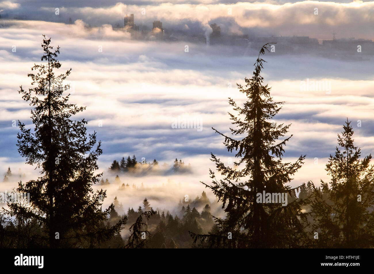 Fog inversion hi-res stock photography and images - Alamy