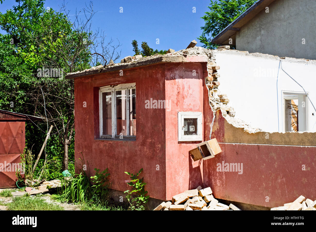 Old brick building demolition hi-res stock photography and images - Alamy