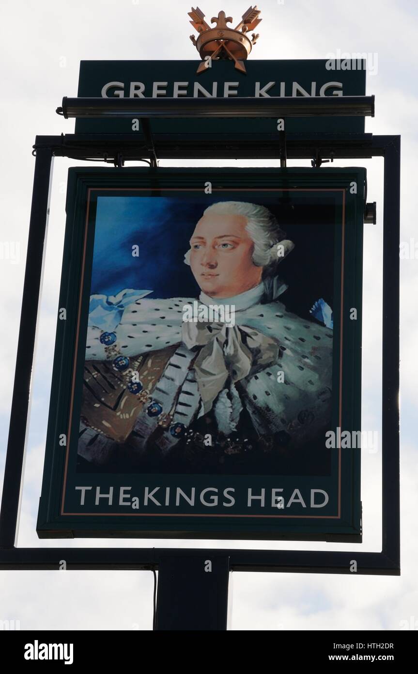 Kings head inn pub sign hi-res stock photography and images - Alamy