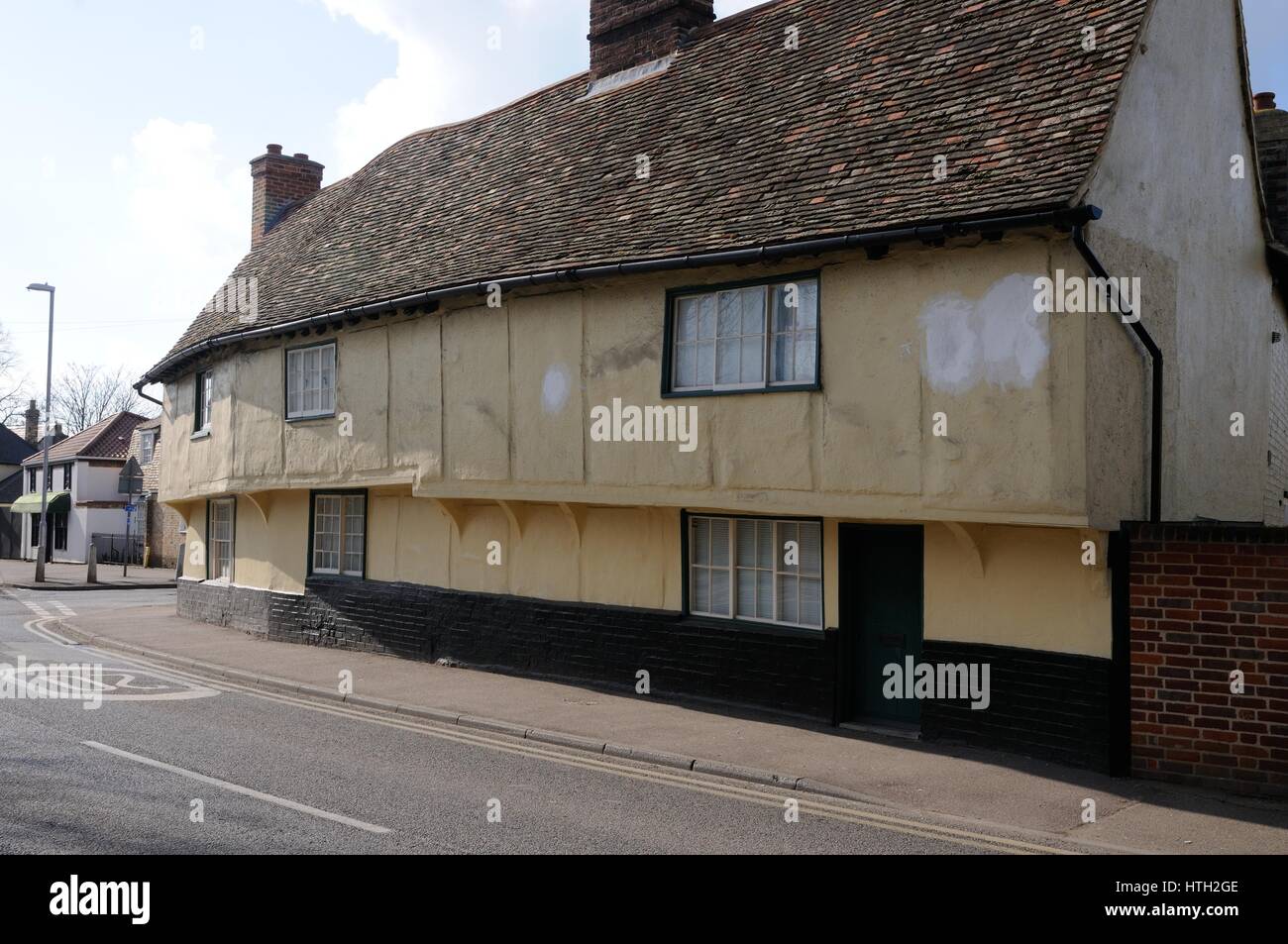 Overhanging upper storey hi-res stock photography and images - Alamy