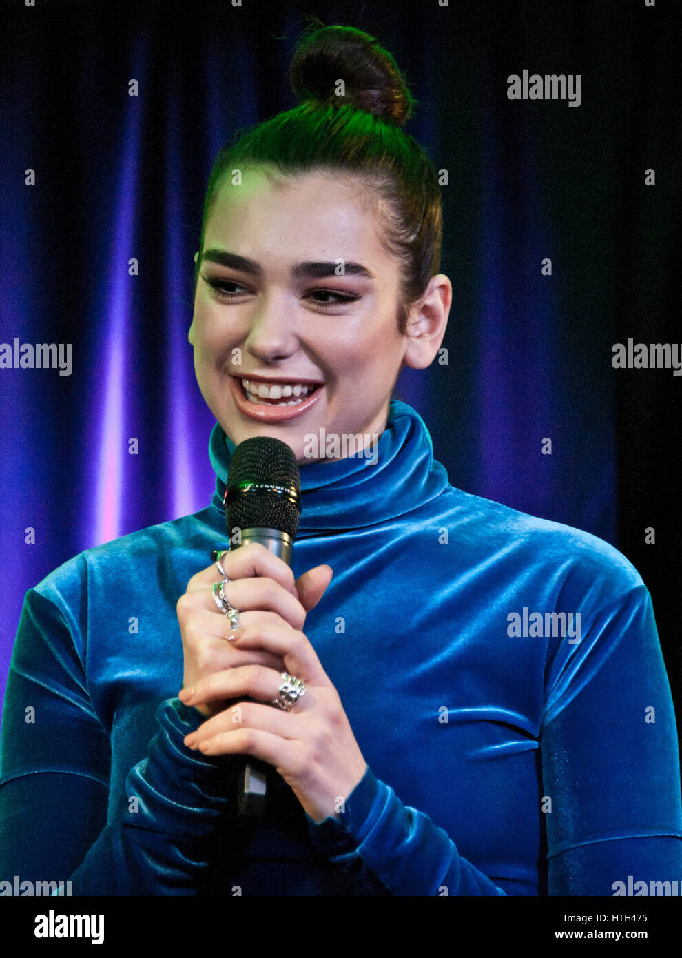 Dua lipa singer hi-res stock photography and images - Alamy