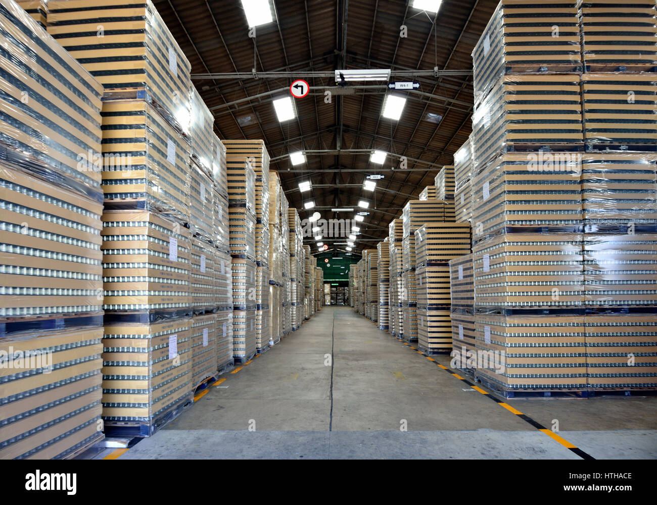 Manufacturing warehouse hi-res stock photography and images - Alamy