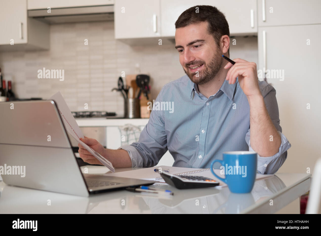 Family online banking hi-res stock photography and images - Alamy