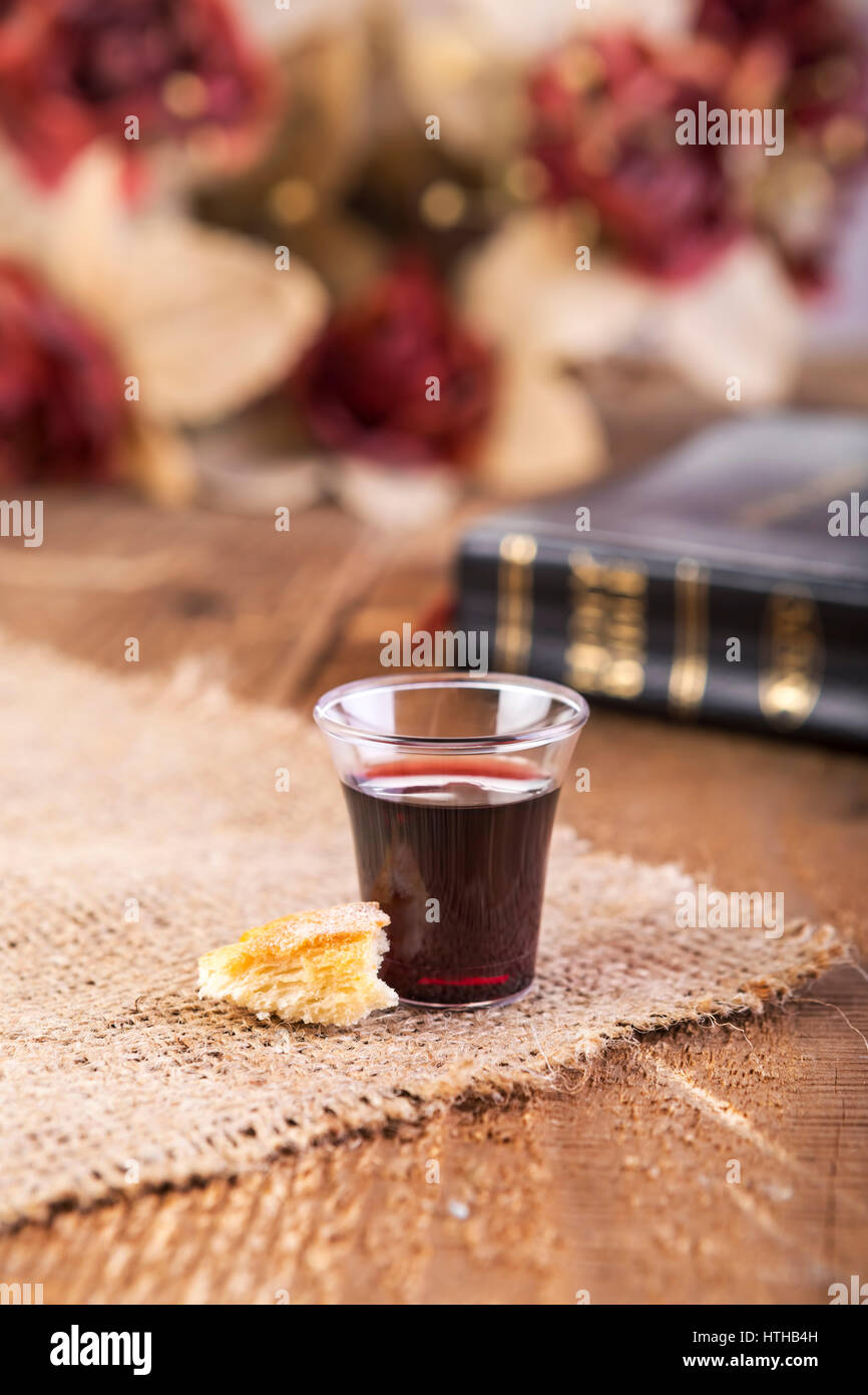 Communion bread and wine hi-res stock photography and images - Alamy