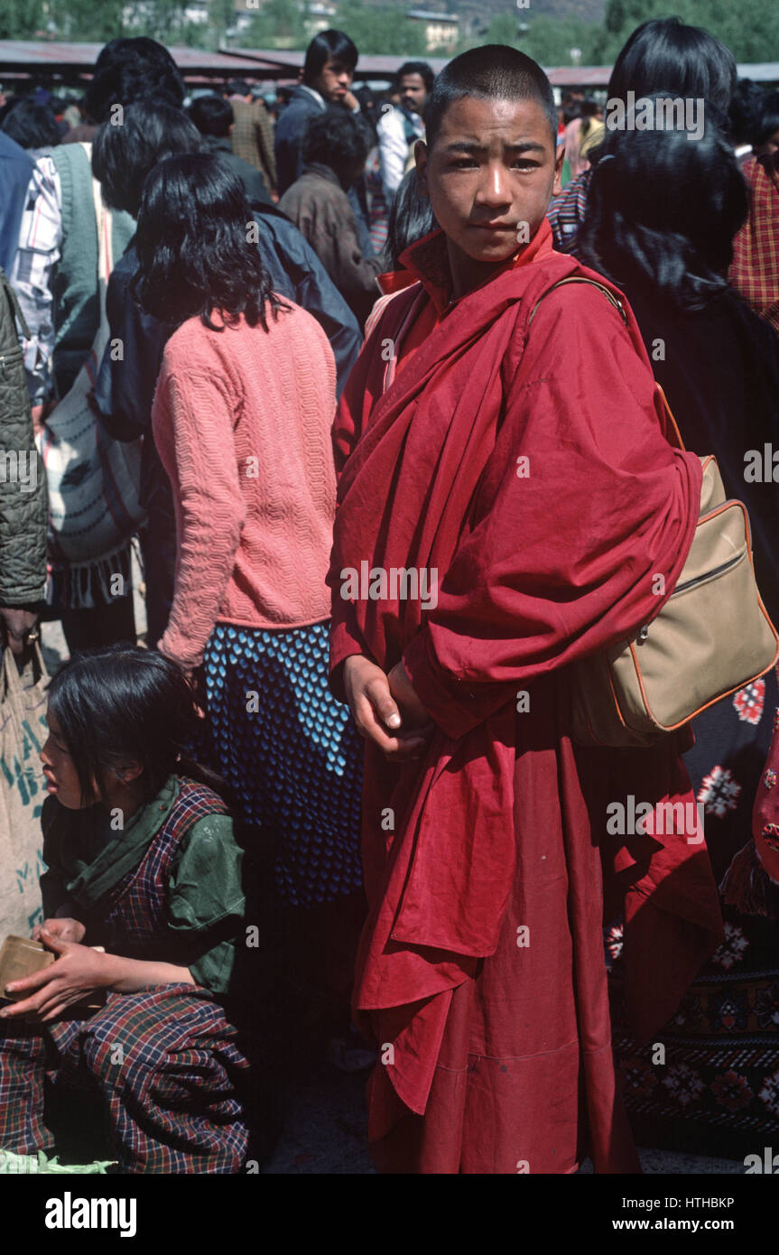 Buddhist monks in Thimphu market, Thimphu, Bhutan, Himalayas Stock ...