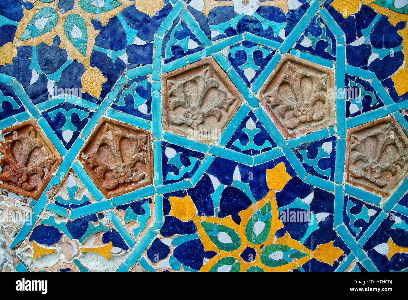 Arabic wallpaper pattern islamic mosaic hi-res stock photography and ...