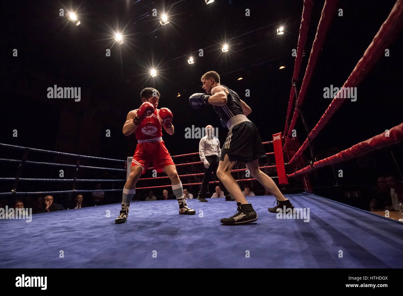 Boxing club ring traditional hi-res stock photography and images - Alamy