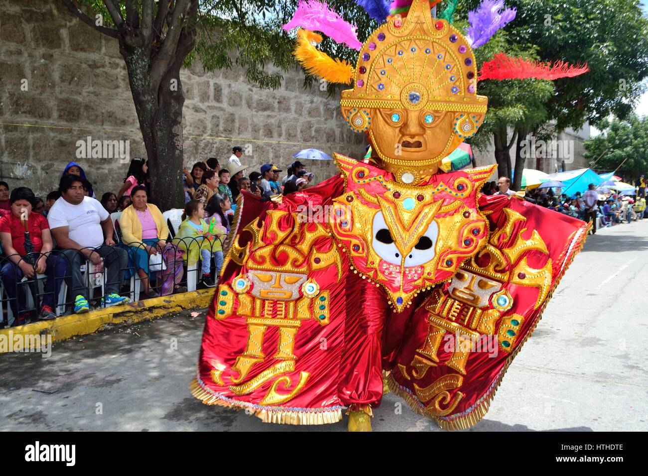 Gold inca mask hi-res stock photography and images - Alamy