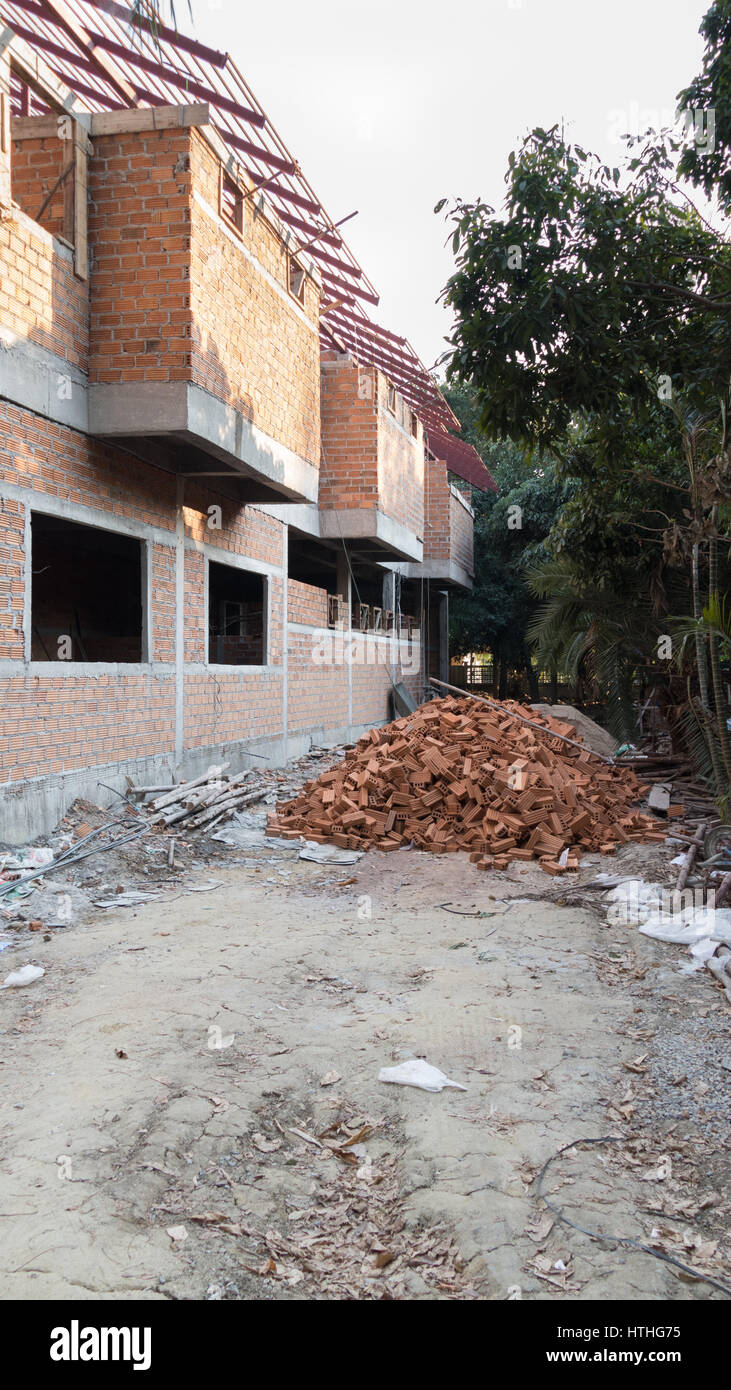 New construction of a house, Building a new house from the ground up ...