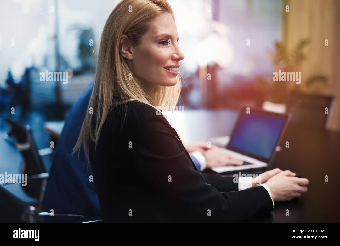 Executive office interior with desk hi-res stock photography and images ...