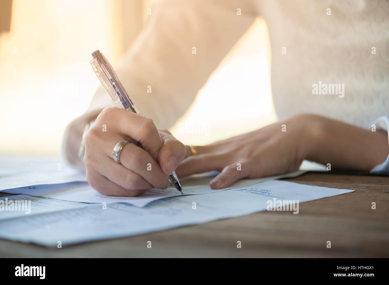 Contract document hi-res stock photography and images - Alamy
