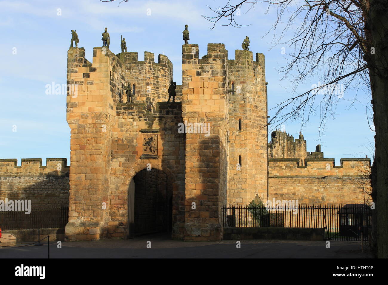 Alnwick Castle gatehouse, Alnwick, Northumberland, England, UK Stock ...