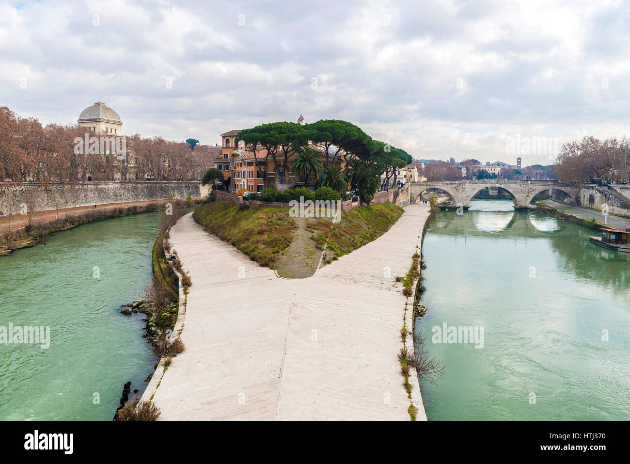 Bridge over the Tiber river passing through Rome, Italy Stock Photo - Alamy