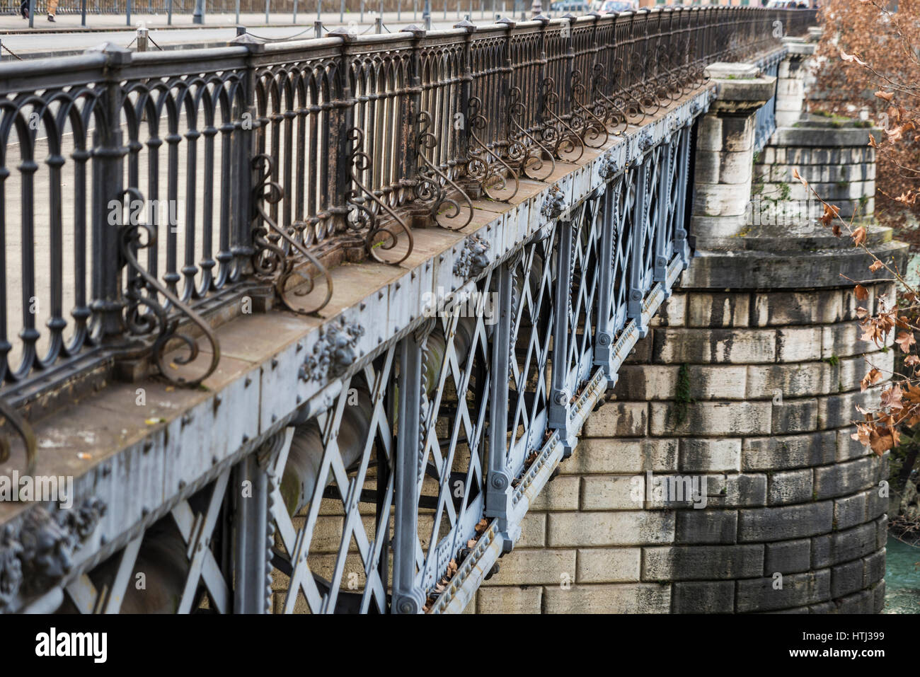 Stone bridge railing hi-res stock photography and images - Alamy