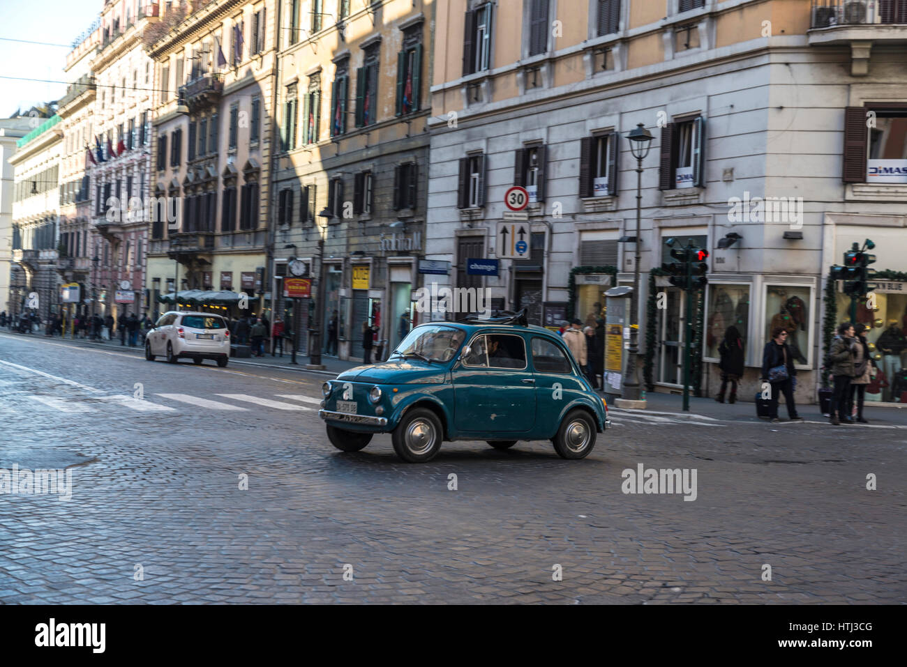 Fiat 500 classic rome hi-res stock photography and images - Alamy