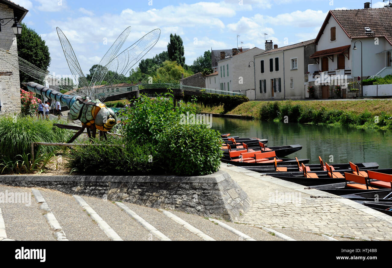Coulon, Sevre river, Marais Poitevin, Venise Verte, Deux-Sevres, Poitou ...