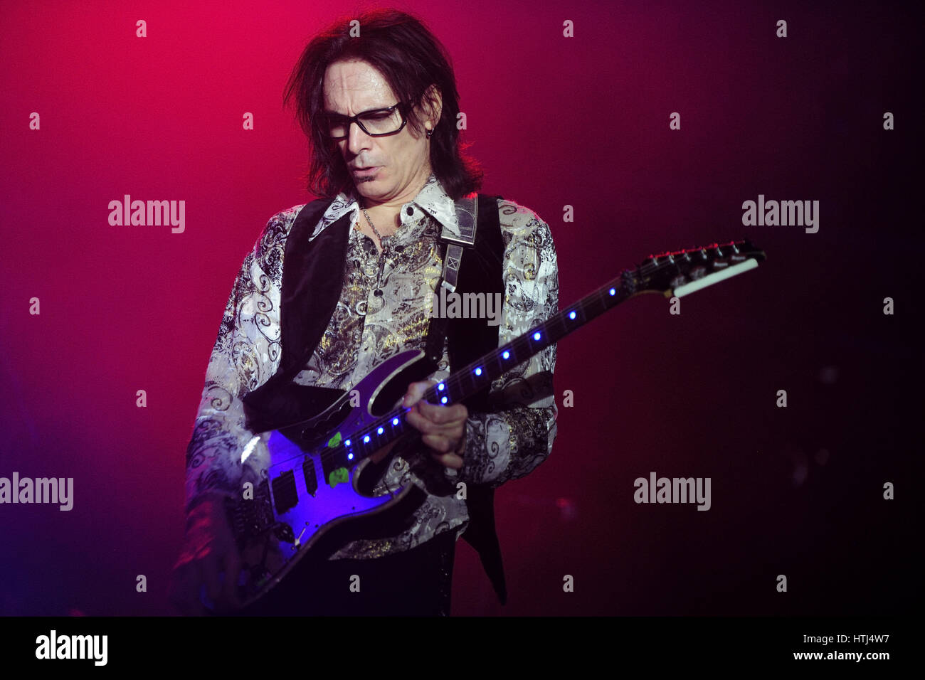 Steve Vai performing, Steven Siro Vai, Whitesnake (1989 – 1991 ...