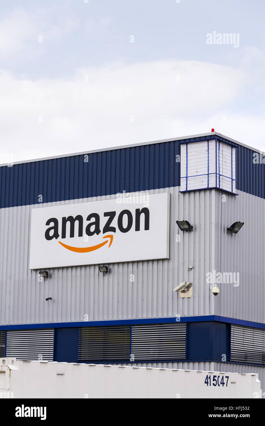 Amazon logistics logo hi-res stock photography and images - Alamy