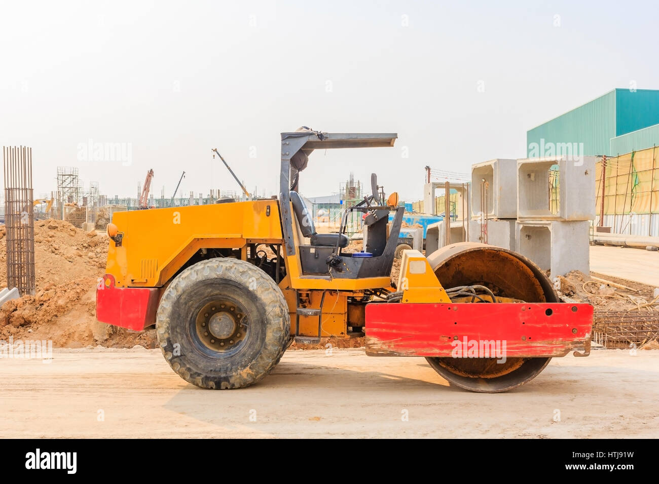 Compacting roller hi-res stock photography and images - Alamy