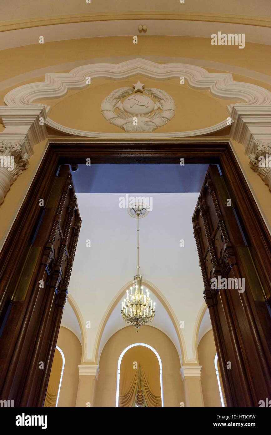 Kremlin palace door hi-res stock photography and images - Alamy