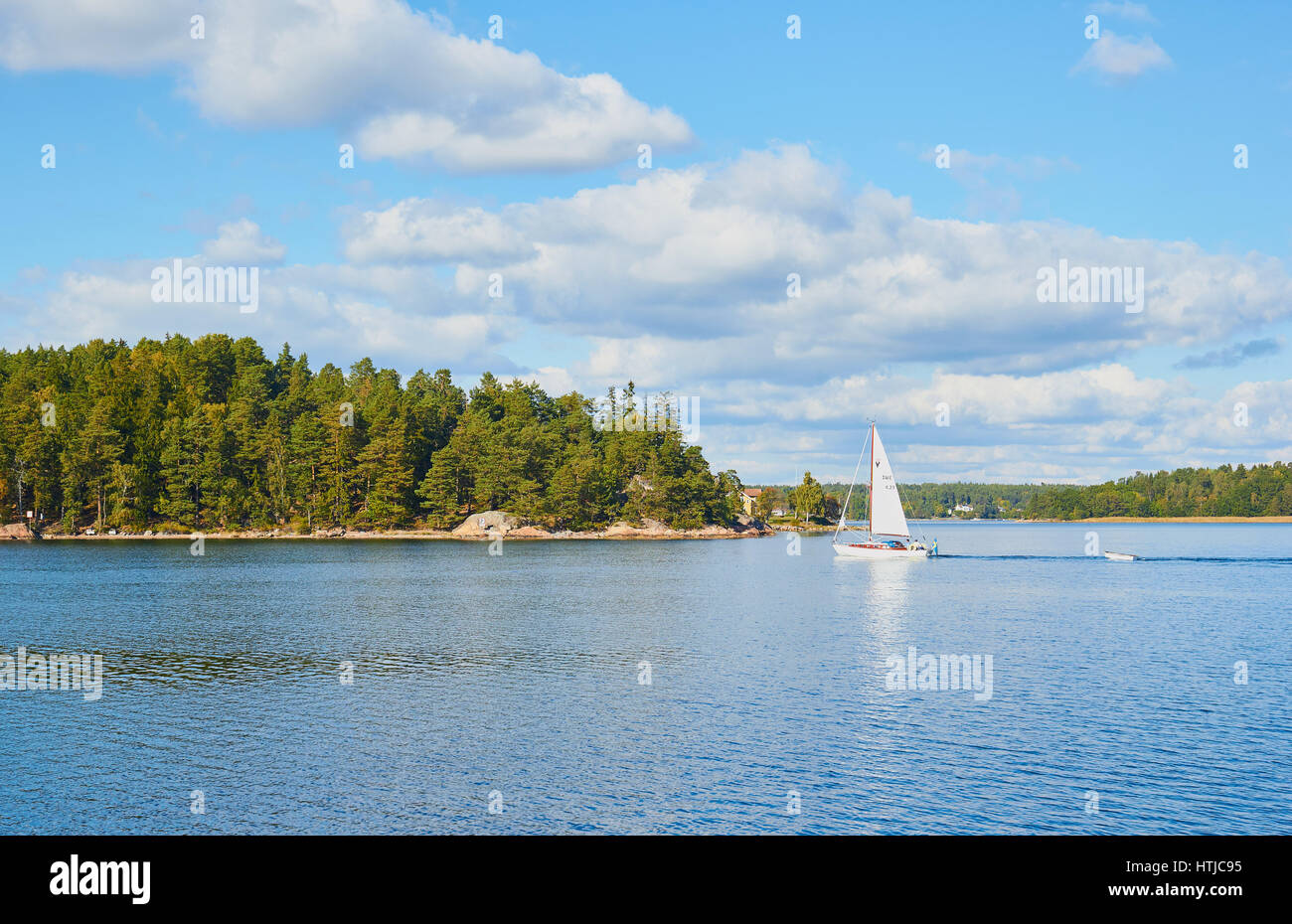 Towing rowing boat hi-res stock photography and images - Alamy