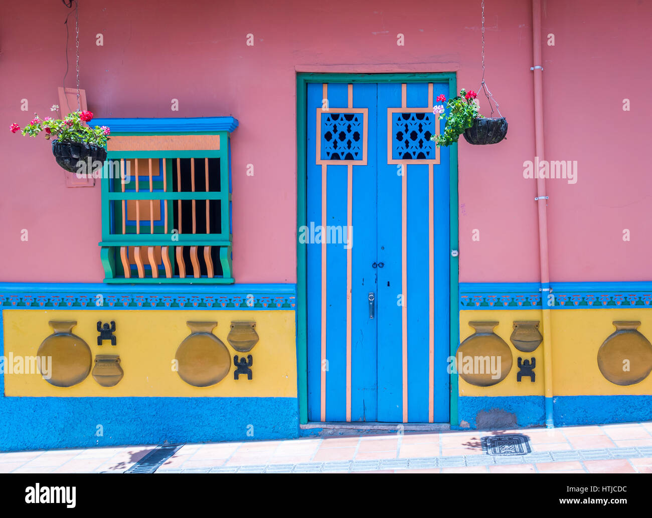 Colorful houses colombia hi-res stock photography and images - Alamy