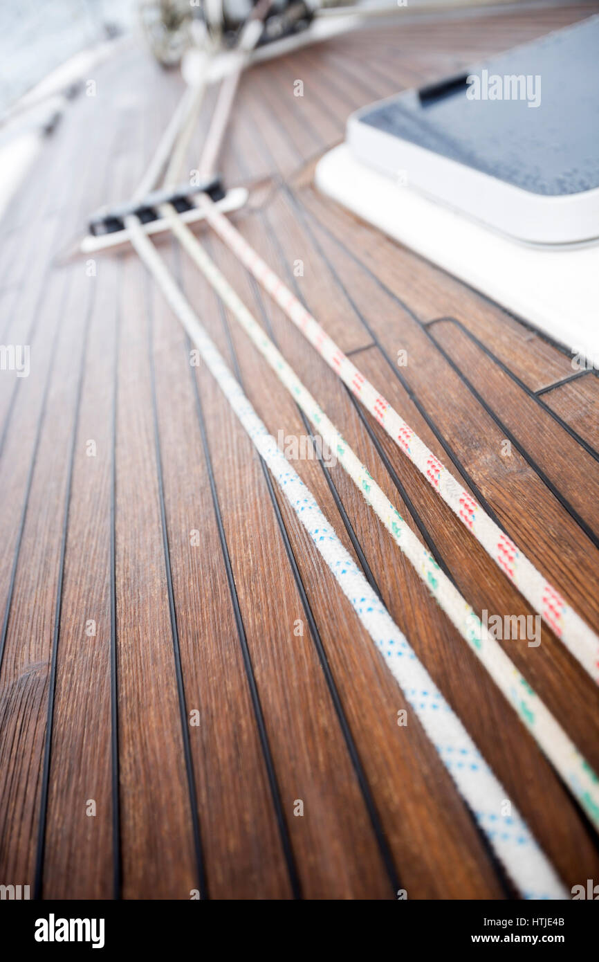 Ropes On Aboard Of Yacht Stock Photo - Alamy