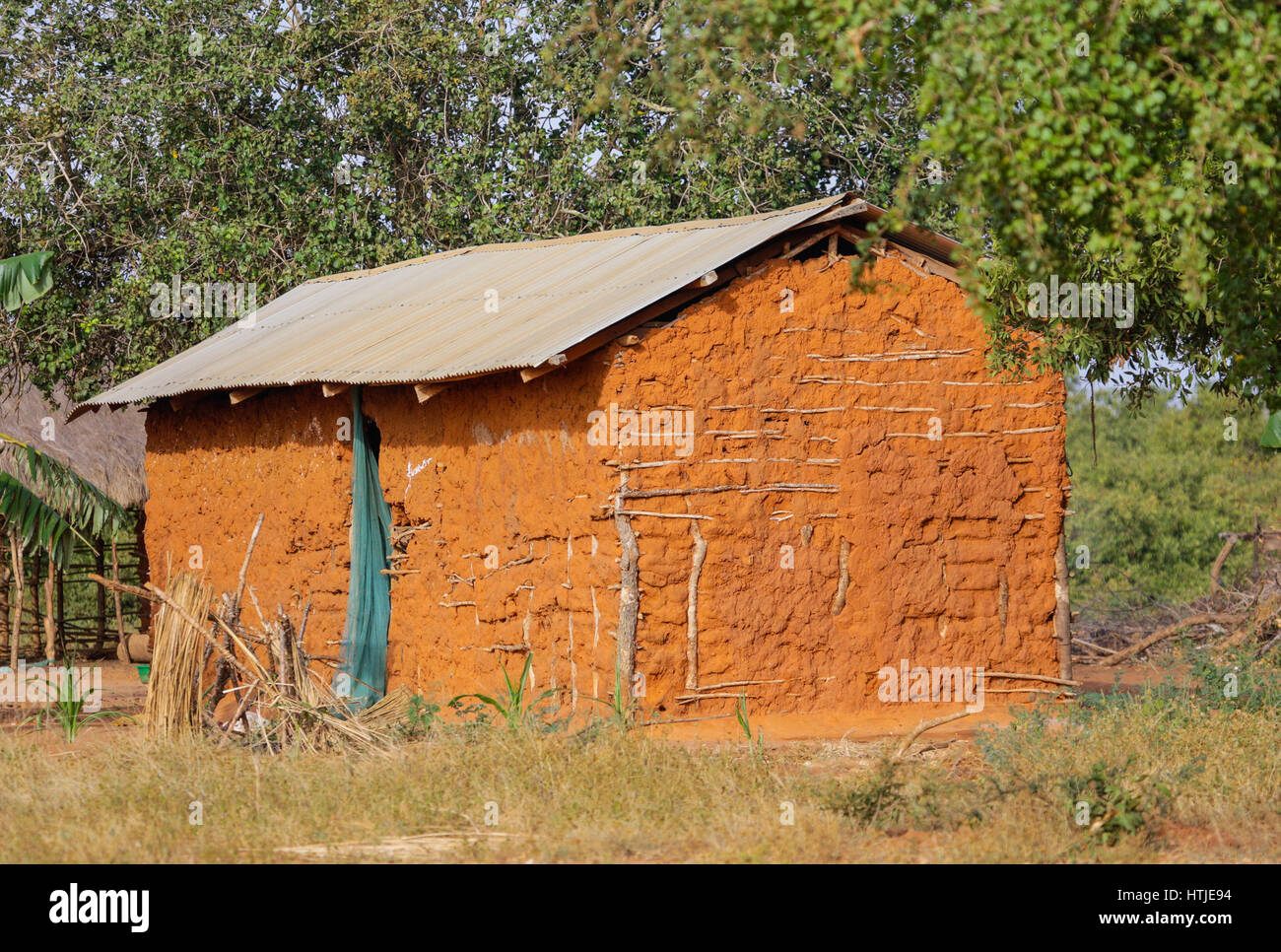 Bamboo house africa hi-res stock photography and images - Alamy