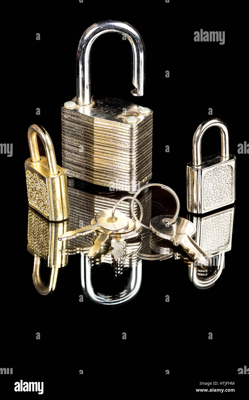 Metal locks hi-res stock photography and images - Alamy